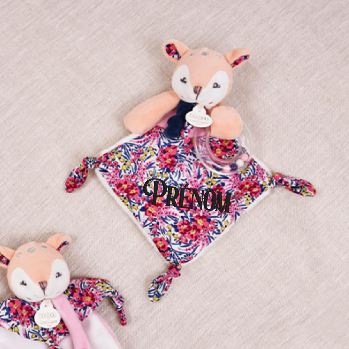 Doudou hochet a billes Faon brodé et personnalisé