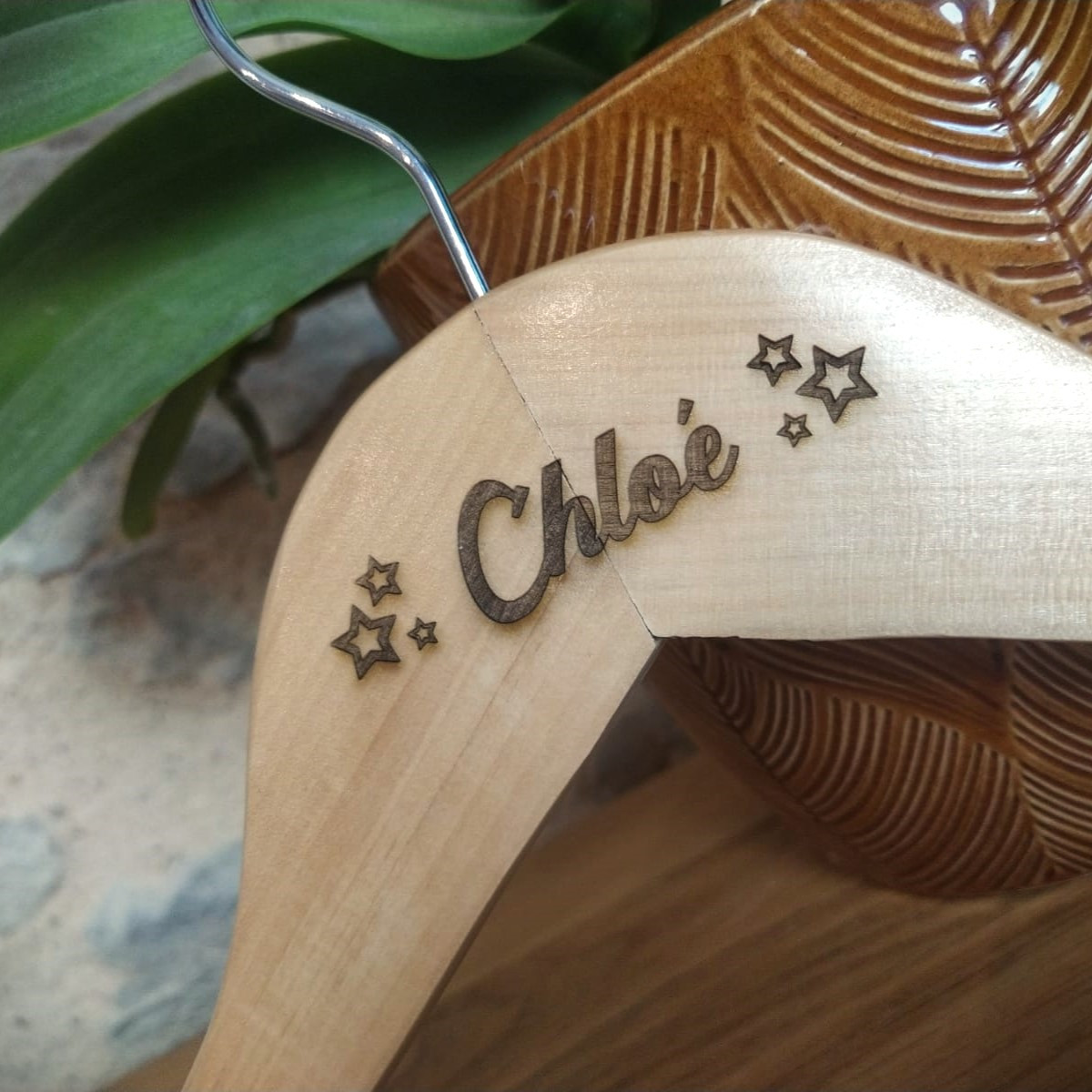 Cintre enfant personnalisé en bois