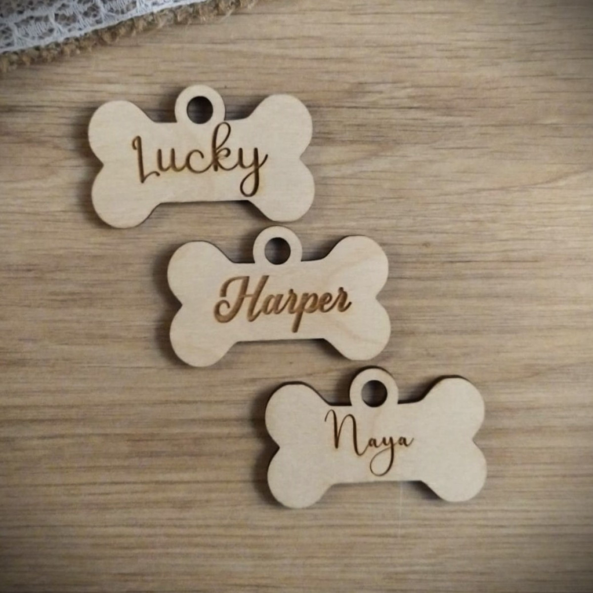 Médaillon chien personnalisé en bois