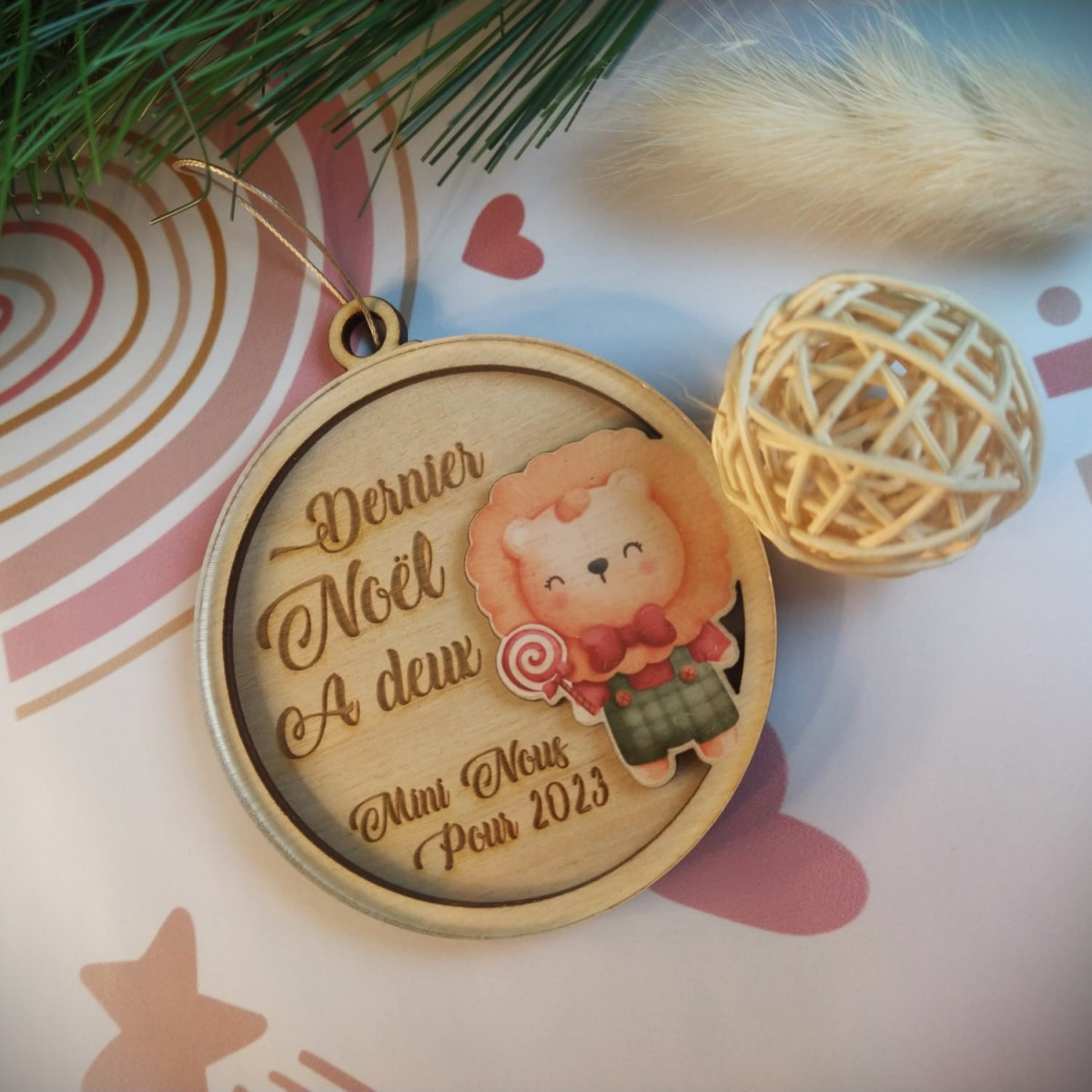 Boule de Noël personnalisé en bois et plexiglass